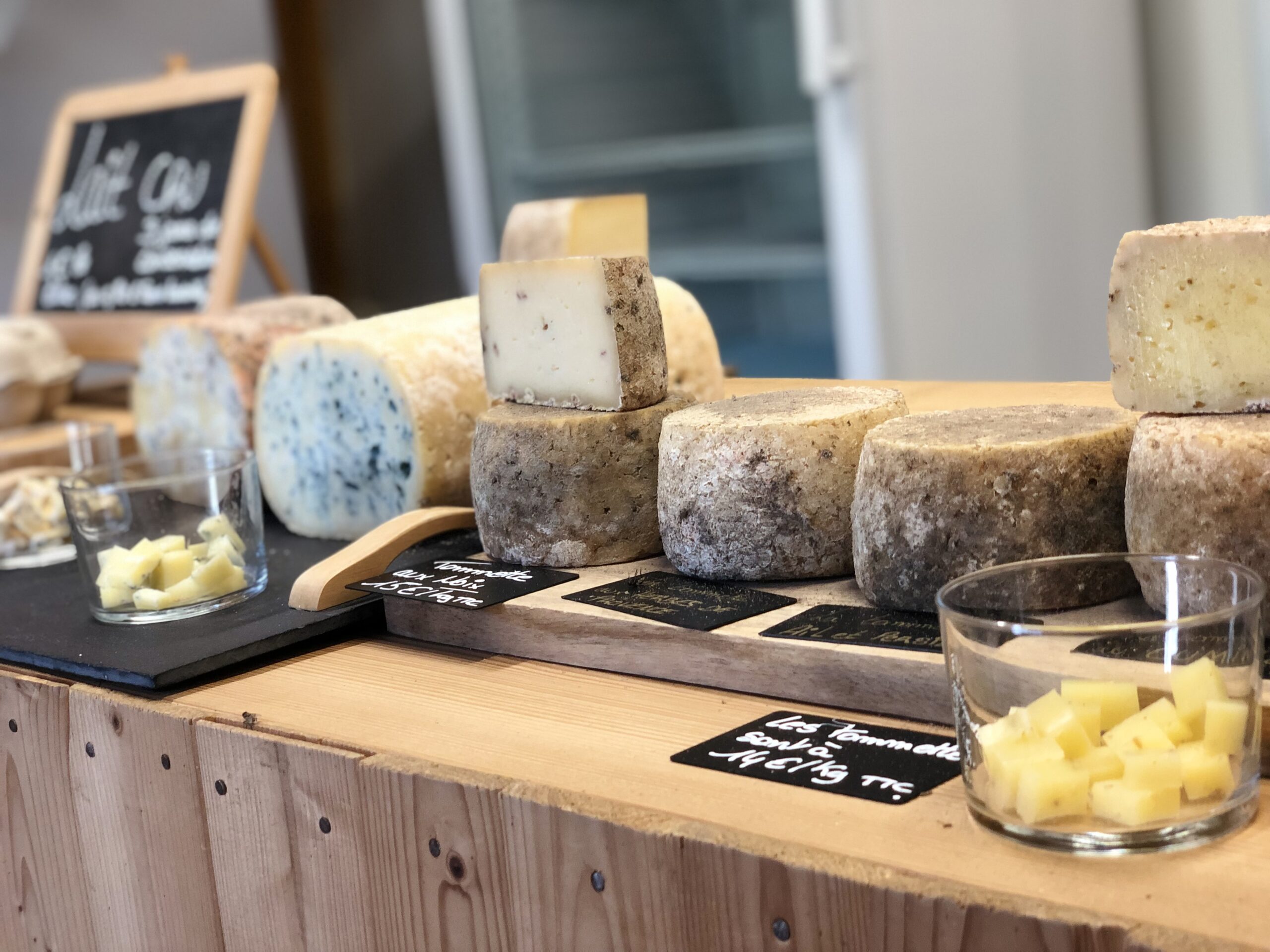 Dégustation de fromages locaux en direct de la ferme | yenbui.fr
